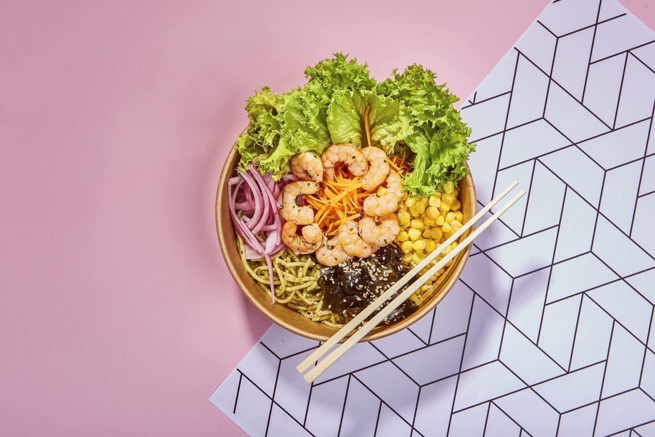 Tout sur les poke bowl : c'est quoi, origines, ingrédients et emballage ...